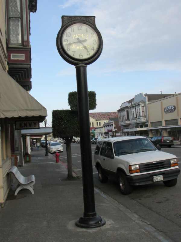 Master clock which runs the slave sidewalk clock